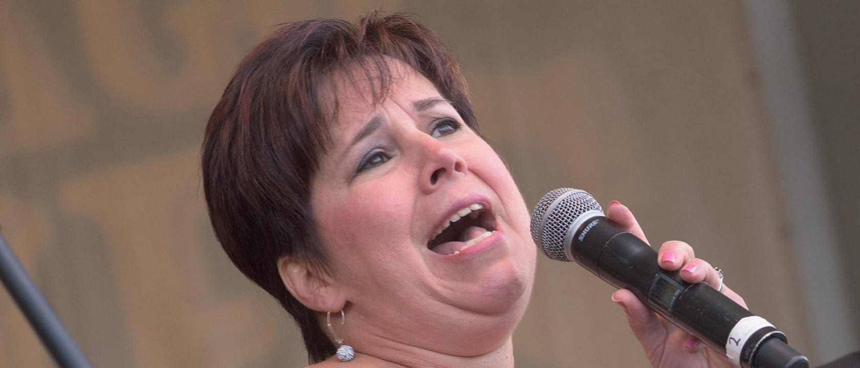 Diane Blue's Instagram, Twitter & Facebook on IDCrawl