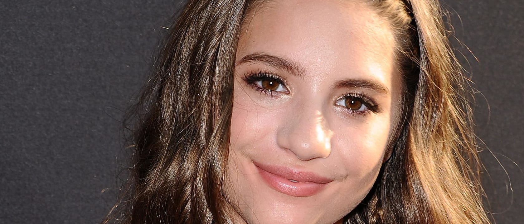 Mackenzie Ziegler Strekker Seg Etter Stjernene Ziegler Sisters Headed